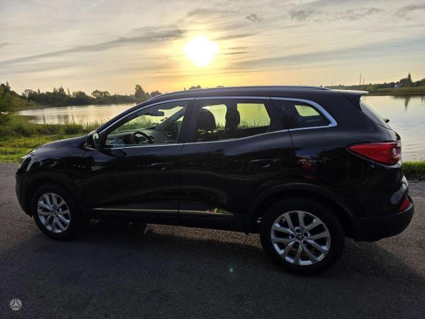 Black Renault Kadjar 2016 in Taurage, with an engine capacity of 1.20 L and mileage of 160 thousand km for 5900 €, photo 5 on AUTOMOTO.COM.LV