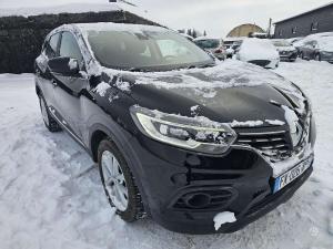 Melns Renault Kadjar 2021 Tauragė, ar dzinēja tilpumu 1.33 L un nobraukumu 130 tūkst. km par 12100 €, foto  vietnē AUTOMOTO.COM.LV