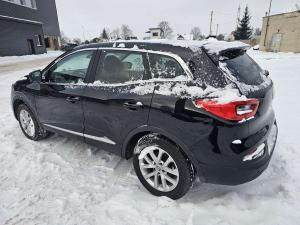 Melns Renault Kadjar 2021 Tauragė, ar dzinēja tilpumu 1.33 L un nobraukumu 130 tūkst. km par 12100 €, foto 2 vietnē AUTOMOTO.COM.LV