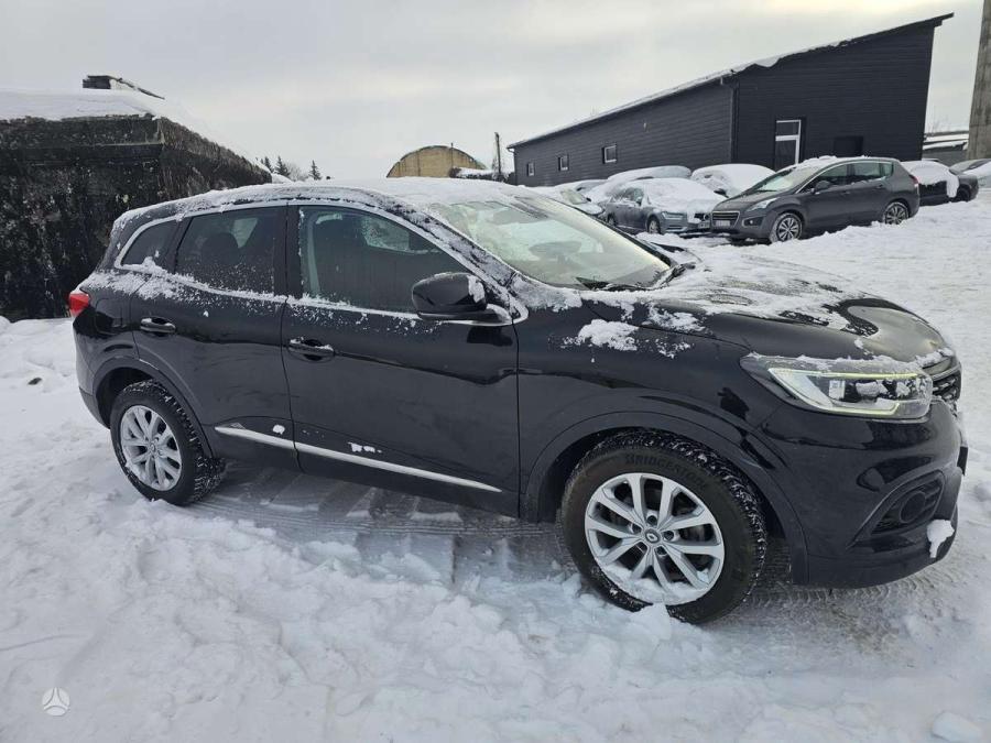 Melns Renault Kadjar 2021 Tauragė, ar dzinēja tilpumu 1.33 L un nobraukumu 130 tūkst. km par 12100 €, foto 8 vietnē AUTOMOTO.COM.LV