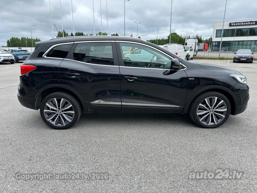 Black Renault Kadjar 2015 in Tartu, with an engine capacity of 1.60 L and mileage of 212 thousand km for 6999 €, photo 4 on AUTOMOTO.COM.LV
