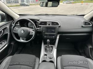 Black Renault Kadjar 2015 in Tartu, with an engine capacity of 1.60 L and mileage of 212 thousand km for 6999 €, photo 19 on AUTOMOTO.COM.LV