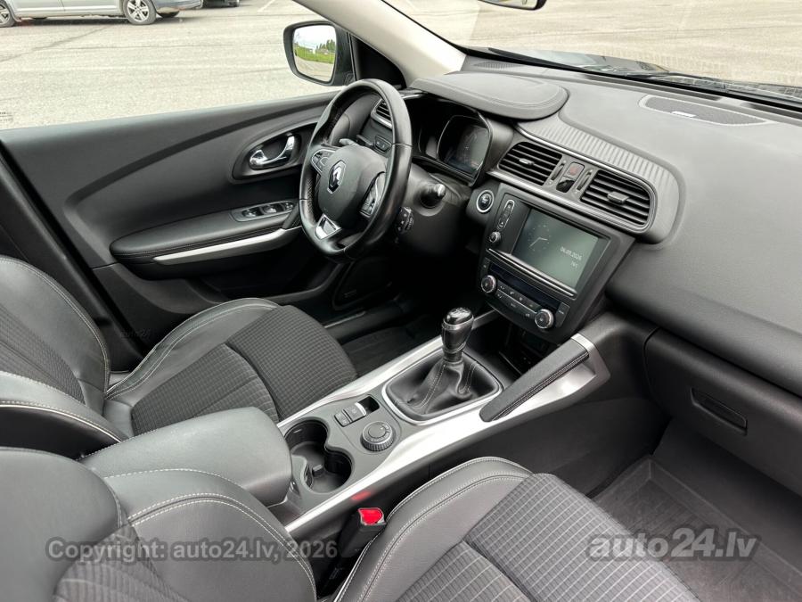 Black Renault Kadjar 2015 in Tartu, with an engine capacity of 1.60 L and mileage of 212 thousand km for 6999 €, photo 22 on AUTOMOTO.COM.LV