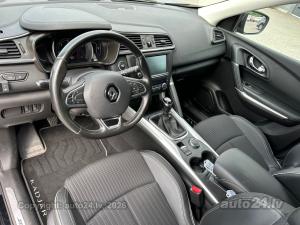 Black Renault Kadjar 2015 in Tartu, with an engine capacity of 1.60 L and mileage of 212 thousand km for 7999 €, photo 10 on AUTOMOTO.COM.LV