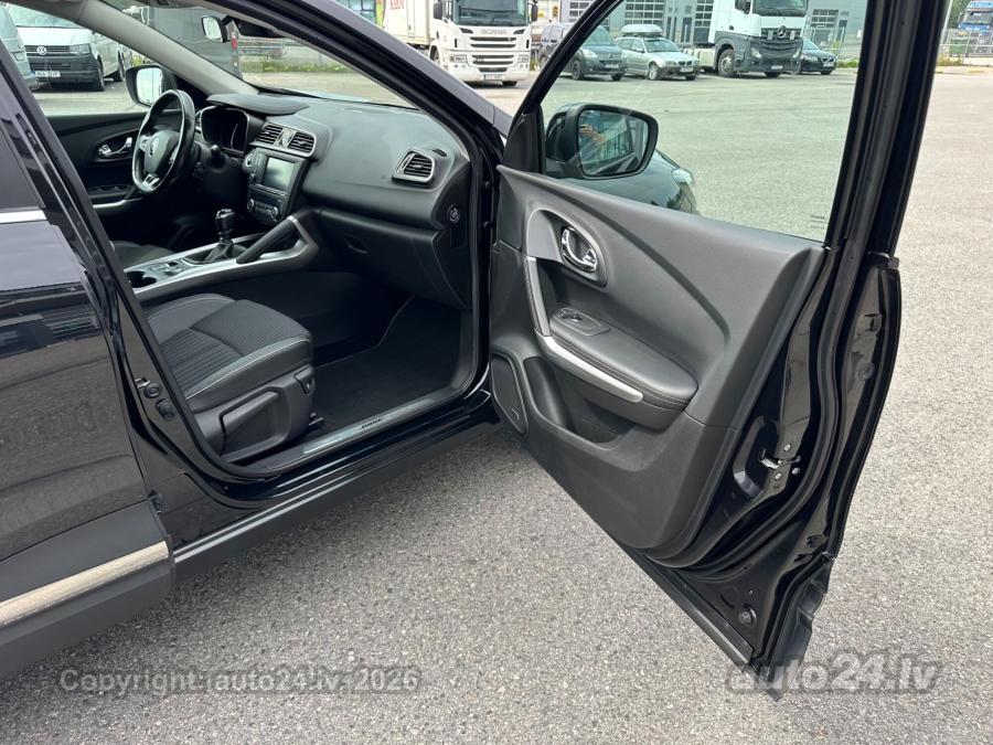 Black Renault Kadjar 2015 in Tartu, with an engine capacity of 1.60 L and mileage of 212 thousand km for 7999 €, photo 13 on AUTOMOTO.COM.LV