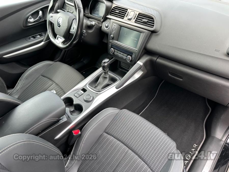 Black Renault Kadjar 2015 in Tartu, with an engine capacity of 1.60 L and mileage of 212 thousand km for 7999 €, photo 15 on AUTOMOTO.COM.LV