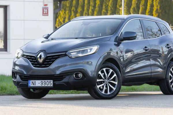 Blue Renault Kadjar 2016 in Jelgava, with an engine capacity of 1.60 L and mileage of 212 thousand km for 7850 €, photo 2 on AUTOMOTO.COM.LV