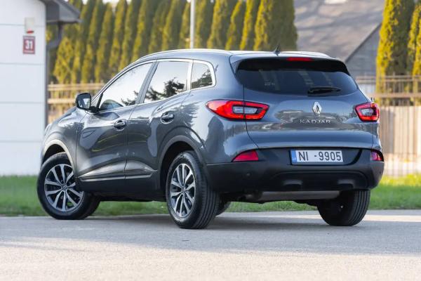 Blue Renault Kadjar 2016 in Jelgava, with an engine capacity of 1.60 L and mileage of 212 thousand km for 7850 €, photo 5 on AUTOMOTO.COM.LV