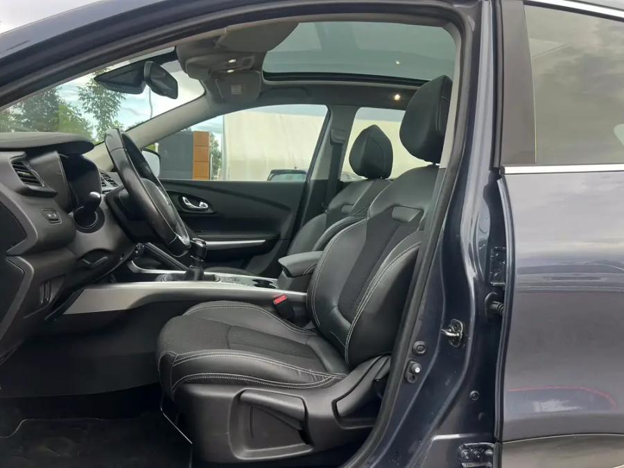Zils Renault Kadjar 2016 Jelgava, ar dzinēja tilpumu 1.20 L un nobraukumu 157 tūkst. km par 9800 €, foto 12 vietnē AUTOMOTO.COM.LV