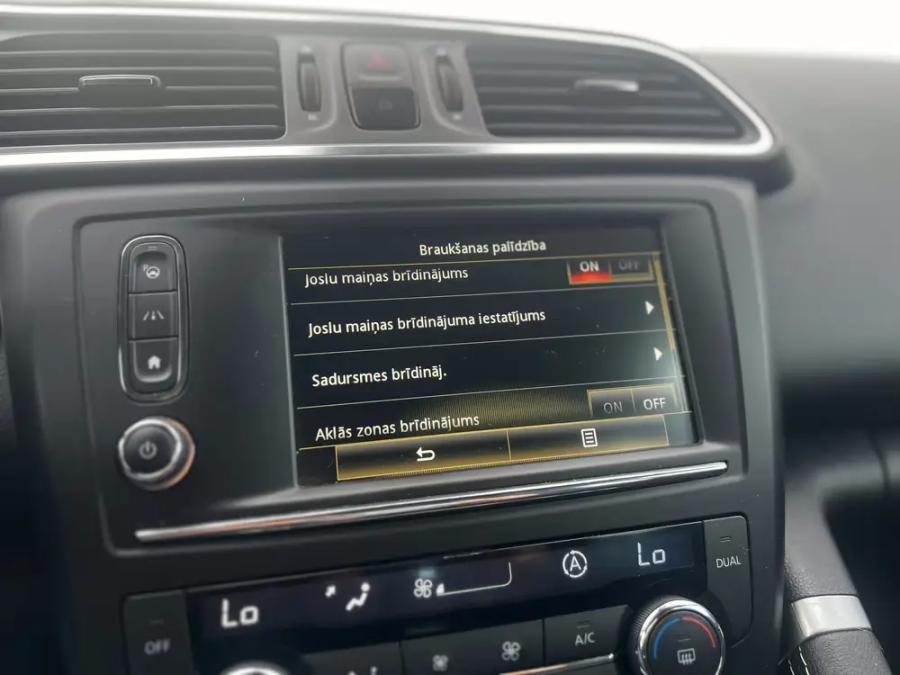 Zils Renault Kadjar 2016 Jelgava, ar dzinēja tilpumu 1.20 L un nobraukumu 157 tūkst. km par 9800 €, foto 20 vietnē AUTOMOTO.COM.LV