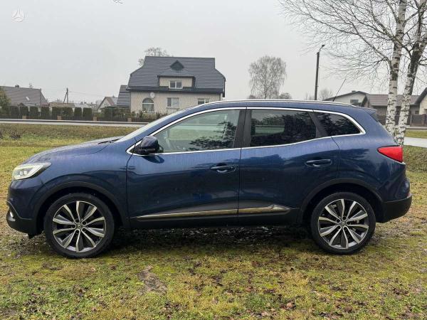 Blue Renault Kadjar 2017 in Taurage, with an engine capacity of 1.20 L and mileage of 136 thousand km for 8550 €, photo 4 on AUTOMOTO.COM.LV