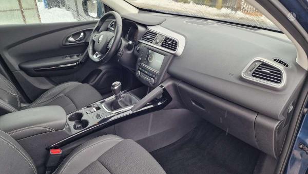 Blue Renault Kadjar 2017 in Marijampole, with an engine capacity of 1.46 L and mileage of 122 thousand km for 10500 €, photo 11 on AUTOMOTO.COM.LV