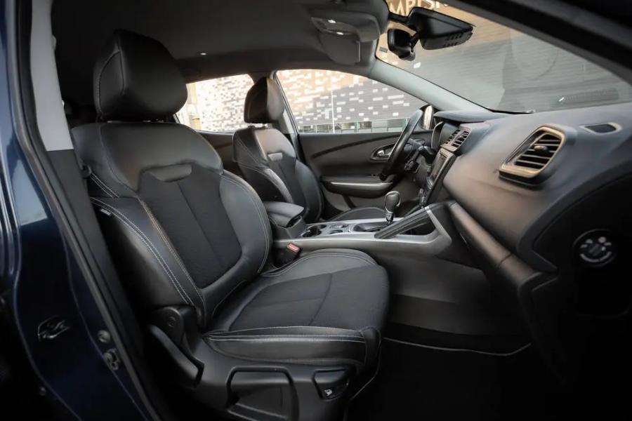 Zils Renault Kadjar 2017 Jelgava, ar dzinēja tilpumu 1.20 L un nobraukumu 155 tūkst. km par 9990 €, foto 37 vietnē AUTOMOTO.COM.LV