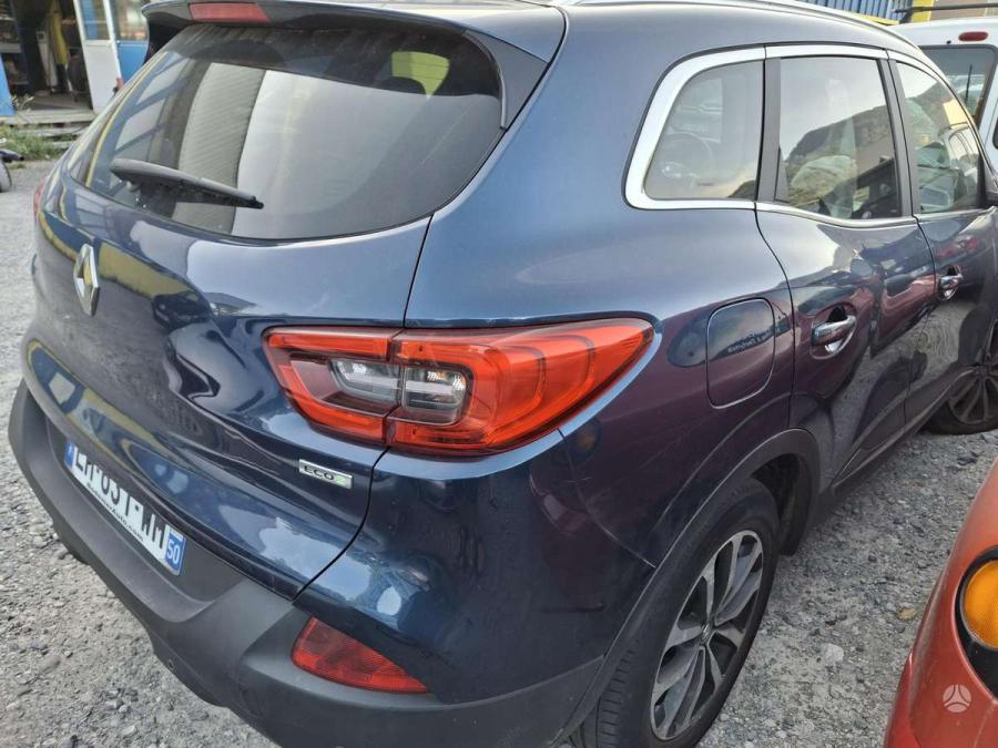 Blue Renault Kadjar 2017 in Taurage, with an engine capacity of 1.46 L and mileage of 171 thousand km for 4900 €, photo 7 on AUTOMOTO.COM.LV