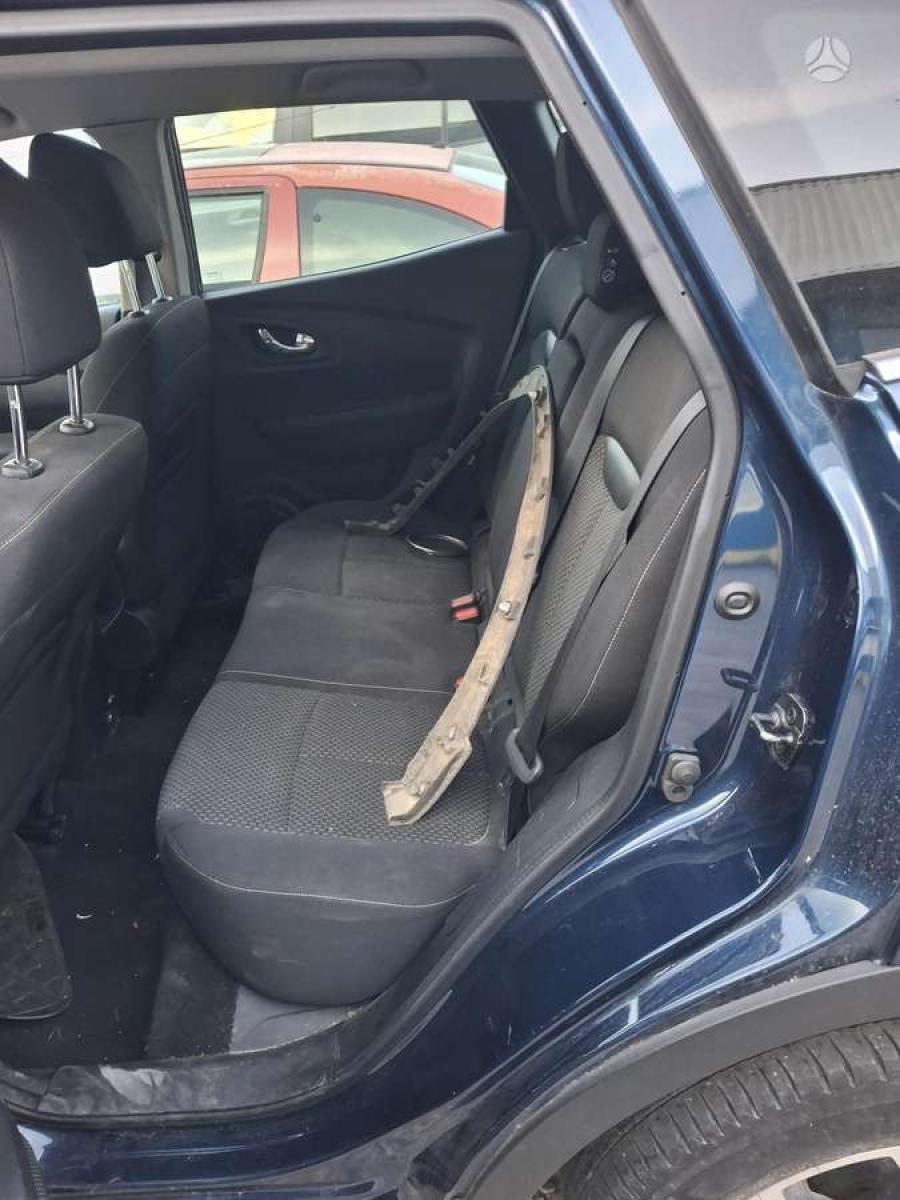 Blue Renault Kadjar 2017 in Taurage, with an engine capacity of 1.46 L and mileage of 171 thousand km for 4900 €, photo 16 on AUTOMOTO.COM.LV