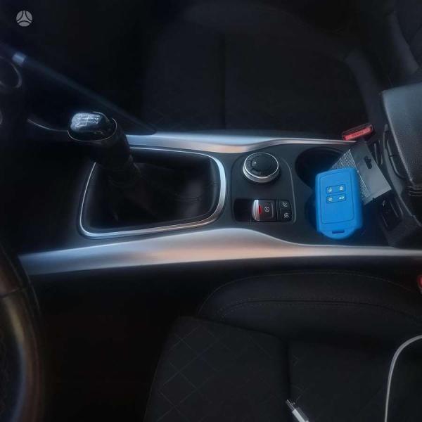 Blue Renault Kadjar 2019 in Panevezys, with an engine capacity of 1.75 L and mileage of 153 thousand km for 10990 €, photo 7 on AUTOMOTO.COM.LV
