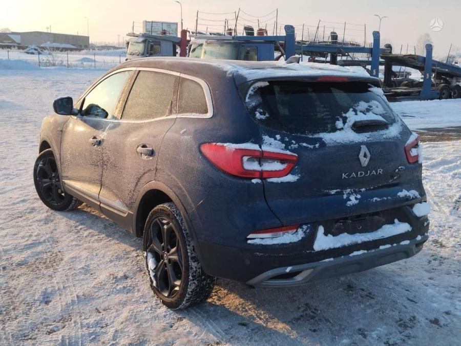 Blue Renault Kadjar 2020 in Taurage, with an engine capacity of 1.30 L and mileage of 130 thousand km for 10700 €, photo 3 on AUTOMOTO.COM.LV