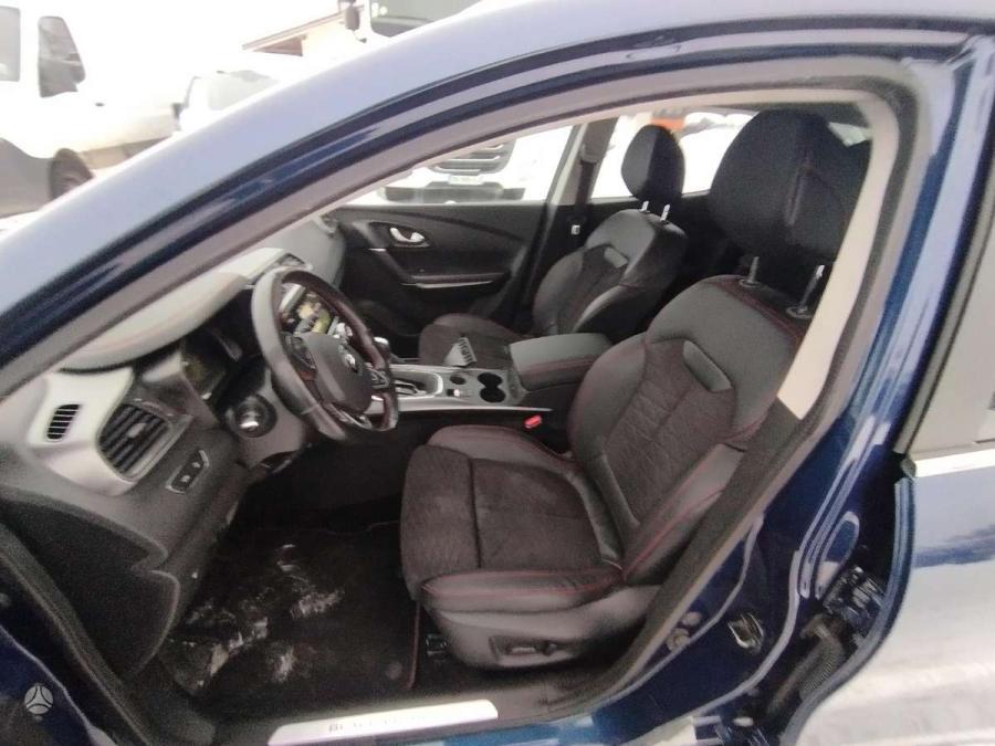 Blue Renault Kadjar 2020 in Taurage, with an engine capacity of 1.30 L and mileage of 135 thousand km for 11000 €, photo 12 on AUTOMOTO.COM.LV