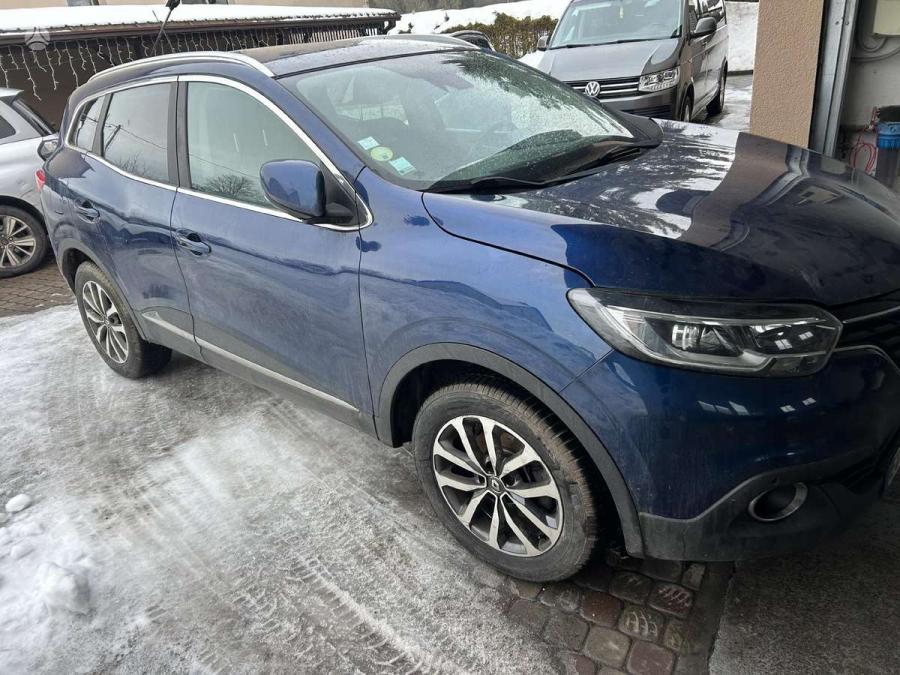 Blue Renault Kadjar 2017 in Taurage, with an engine capacity of 1.50 L and mileage of 200 thousand km for 6300 €, photo 4 on AUTOMOTO.COM.LV