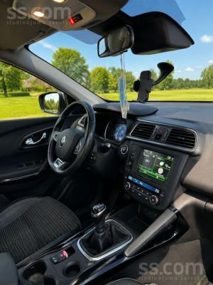 Blue Renault Kadjar 2018 in Talsi, with an engine capacity of 1.60 L and mileage of 125 thousand km for 8500 €, photo 6 on AUTOMOTO.COM.LV