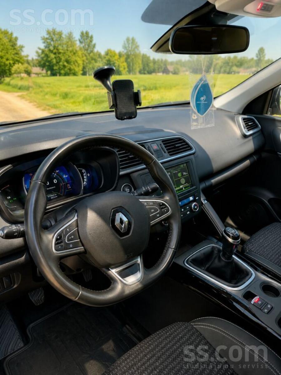 Blue Renault Kadjar 2018 in Talsi, with an engine capacity of 1.60 L and mileage of 125 thousand km for 8500 €, photo 7 on AUTOMOTO.COM.LV
