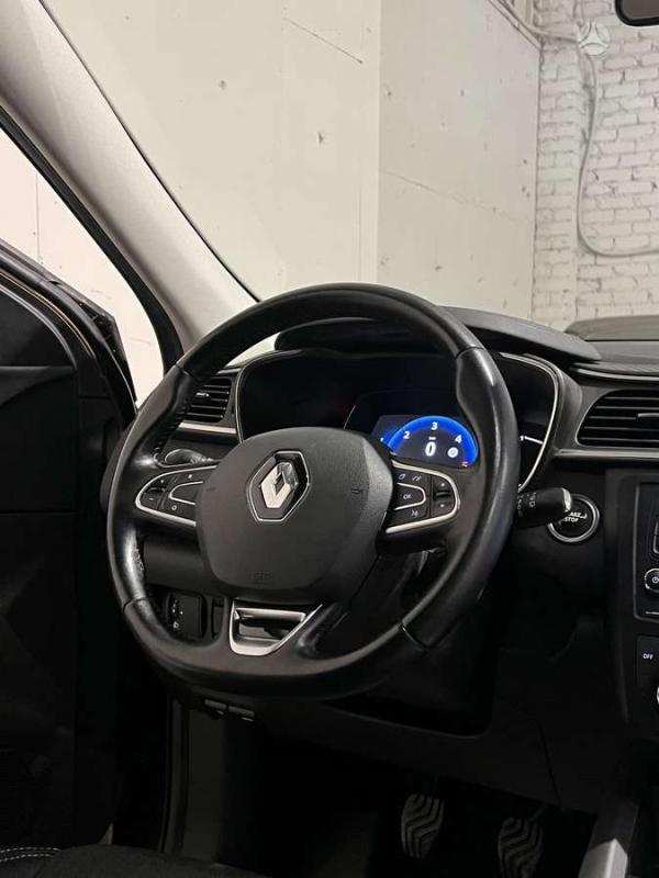 Brown Renault Kadjar 2015 in Klaipeda, with an engine capacity of 1.46 L and mileage of 279 thousand km for 7999 €, photo 3 on AUTOMOTO.COM.LV