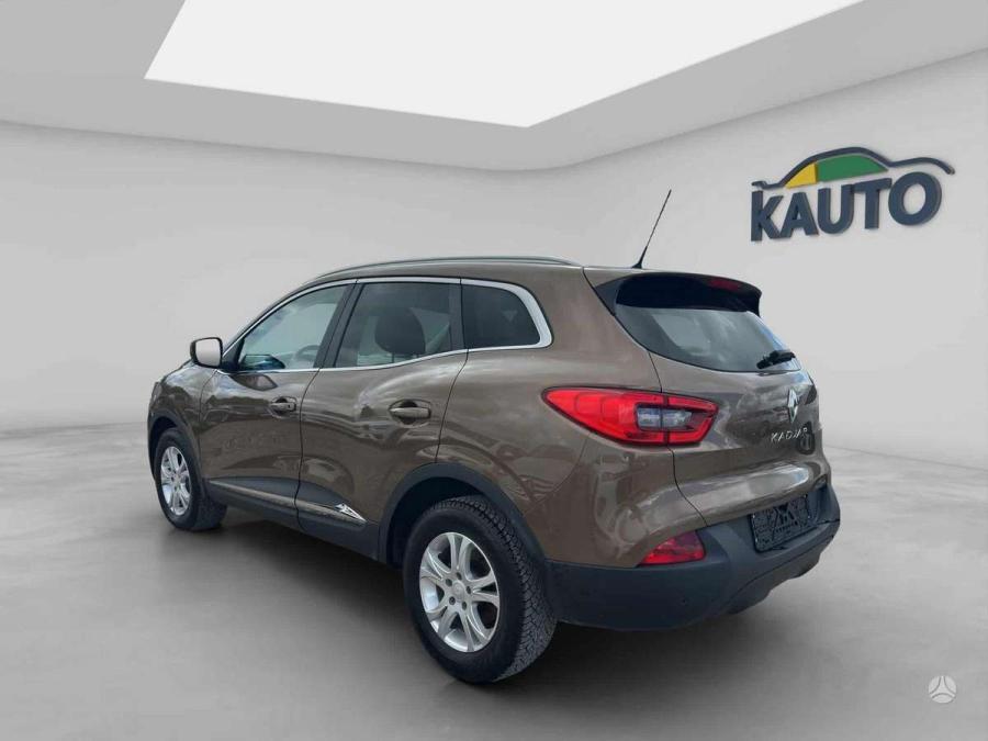 Brown Renault Kadjar 2015 in Kaunas, with an engine capacity of 1.20 L and mileage of 222 thousand km for 7990 €, photo 5 on AUTOMOTO.COM.LV