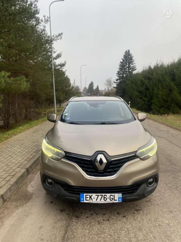 Brown Renault Kadjar 2016 in Taurage, with an engine capacity of 1.20 L and mileage of 108 thousand km for 7900 €, photo 2 on AUTOMOTO.COM.LV