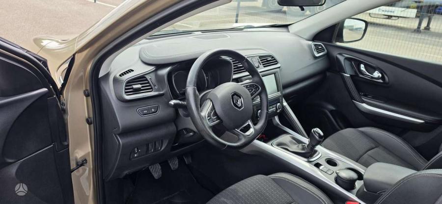 Brūns Renault Kadjar 2016 Kauņa, ar dzinēja tilpumu 1.46 L un nobraukumu 135 tūkst. km par 8450 €, foto 12 vietnē AUTOMOTO.COM.LV