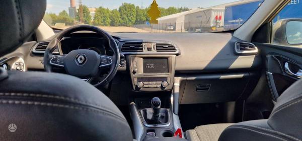 Brown Renault Kadjar 2016 in Kaunas, with an engine capacity of 1.46 L and mileage of 135 thousand km for 8450 €, photo 9 on AUTOMOTO.COM.LV