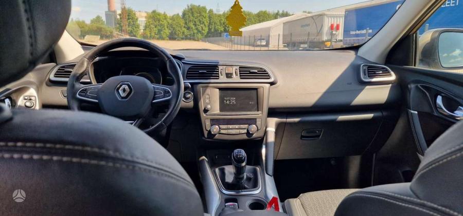 Brown Renault Kadjar 2016 in Kaunas, with an engine capacity of 1.46 L and mileage of 135 thousand km for 8450 €, photo 10 on AUTOMOTO.COM.LV