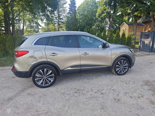 Brown Renault Kadjar 2017 in Telschi, with an engine capacity of 1.20 L and mileage of 82 thousand km for 5700 €, photo 7 on AUTOMOTO.COM.LV