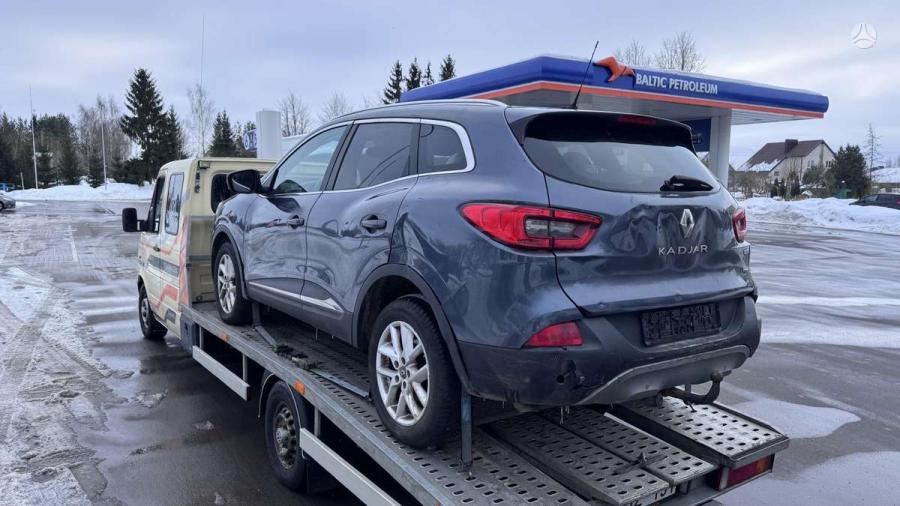 Renault Kadjar 2016 in Kelme, with an engine capacity of 1.60 L and mileage of 202 thousand km for 5800 €, photo 4 on AUTOMOTO.COM.LV