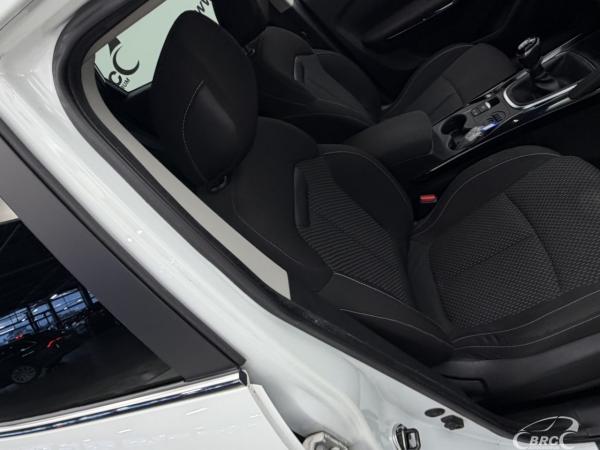 Renault Kadjar 2016 Viļņa vietnē Renault Kadjar 2016 Viļņa, ar dzinēja tilpumu 1.60 L un nobraukumu 401 tūkst. km par 5900 €, foto 6 vietnē AUTOMOTO.COM.LV