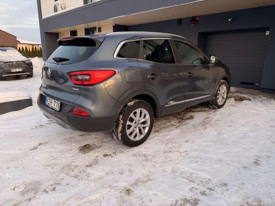 Pelēks Renault Kadjar 2015 Viļņa, ar dzinēja tilpumu 1.46 L un nobraukumu 204 tūkst. km par 9000 €, foto 4 vietnē AUTOMOTO.COM.LV