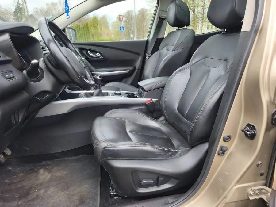 Pelēks Renault Kadjar 2015 Jelgava, ar dzinēja tilpumu 1.20 L un nobraukumu 112 tūkst. km par 7990 €, foto 10 vietnē AUTOMOTO.COM.LV