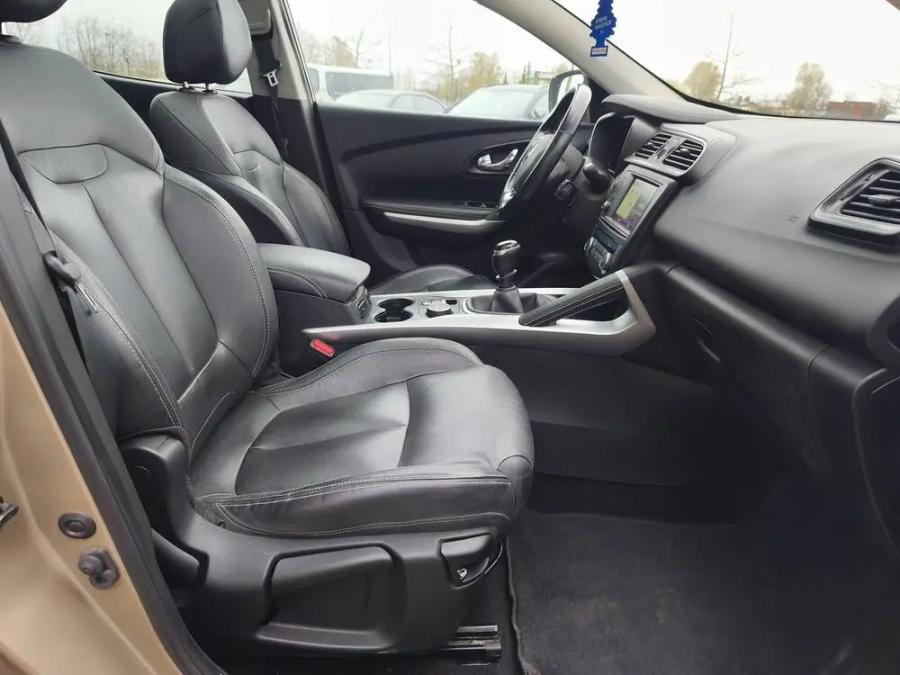 Pelēks Renault Kadjar 2015 Jelgava, ar dzinēja tilpumu 1.20 L un nobraukumu 112 tūkst. km par 7990 €, foto 14 vietnē AUTOMOTO.COM.LV