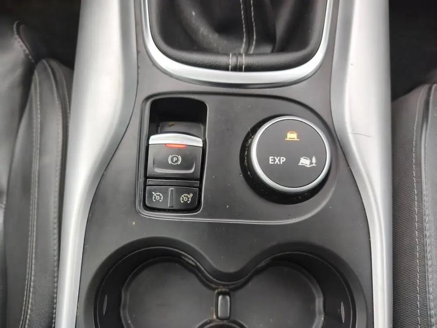 Pelēks Renault Kadjar 2015 Jelgava, ar dzinēja tilpumu 1.20 L un nobraukumu 112 tūkst. km par 7990 €, foto 20 vietnē AUTOMOTO.COM.LV
