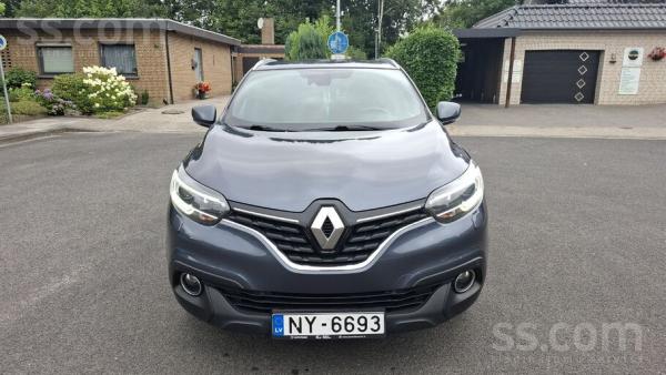 Pelēks Renault Kadjar 2015 Rīga, ar dzinēja tilpumu 1.20 L un nobraukumu 186 tūkst. km par 10300 €, foto 1 vietnē AUTOMOTO.COM.LV