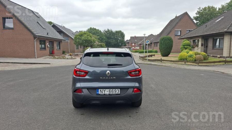 Grey Renault Kadjar 2015 in Riga, with an engine capacity of 1.20 L and mileage of 186 thousand km for 10300 €, photo 5 on AUTOMOTO.COM.LV