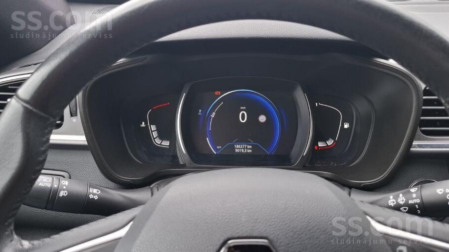 Grey Renault Kadjar 2015 in Riga, with an engine capacity of 1.20 L and mileage of 186 thousand km for 10300 €, photo 12 on AUTOMOTO.COM.LV