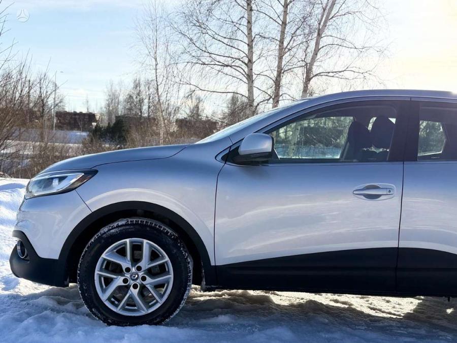Grey Renault Kadjar 2016 in Siauliai, with an engine capacity of 1.46 L and mileage of 263 thousand km for 7750 €, photo 11 on AUTOMOTO.COM.LV