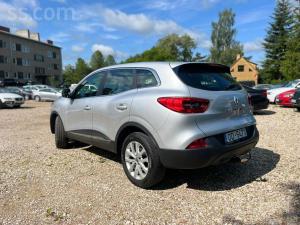 Grey Renault Kadjar 2016 in Kuldiga, with an engine capacity of 1.50 L and mileage of 252 thousand km for 7190 €, photo 4 on AUTOMOTO.COM.LV
