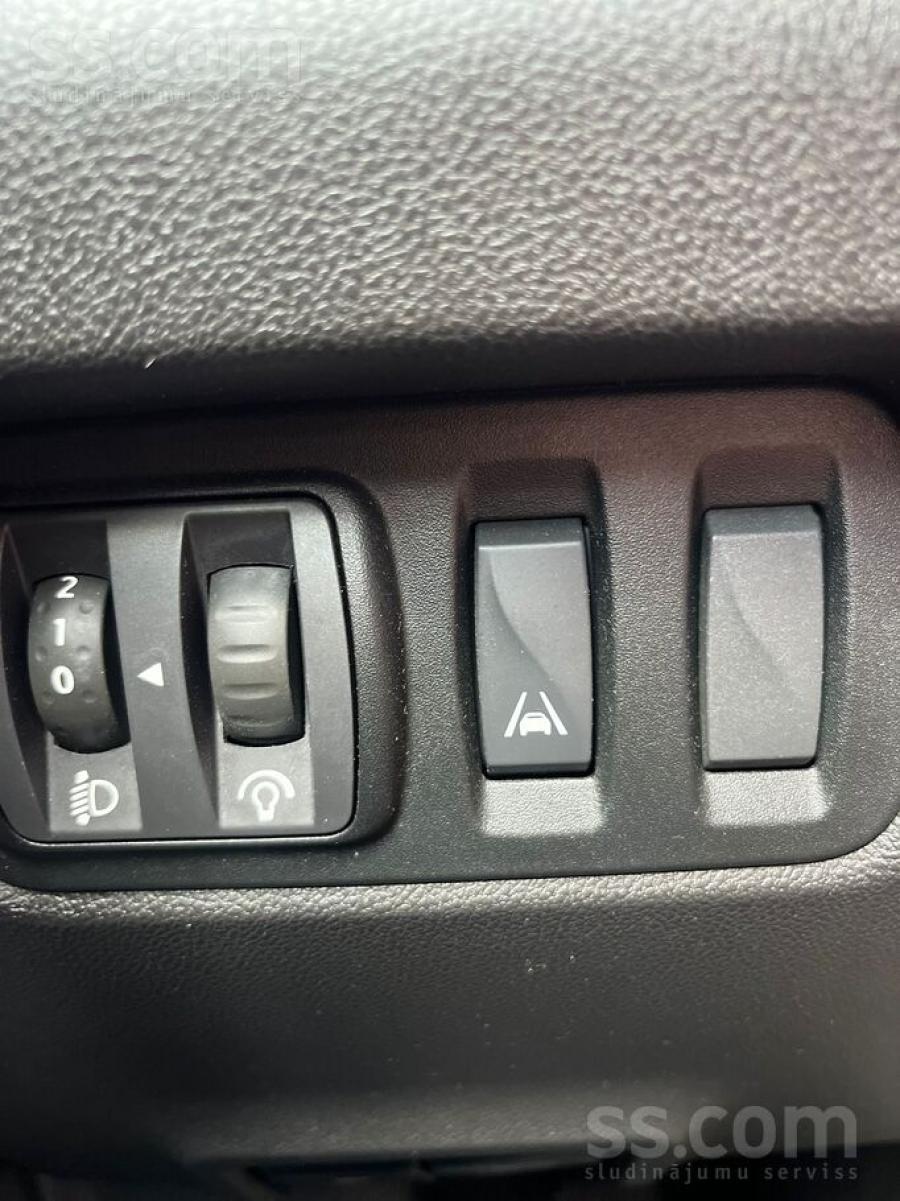 Grey Renault Kadjar 2016 in Kuldiga, with an engine capacity of 1.50 L and mileage of 252 thousand km for 7190 €, photo 19 on AUTOMOTO.COM.LV