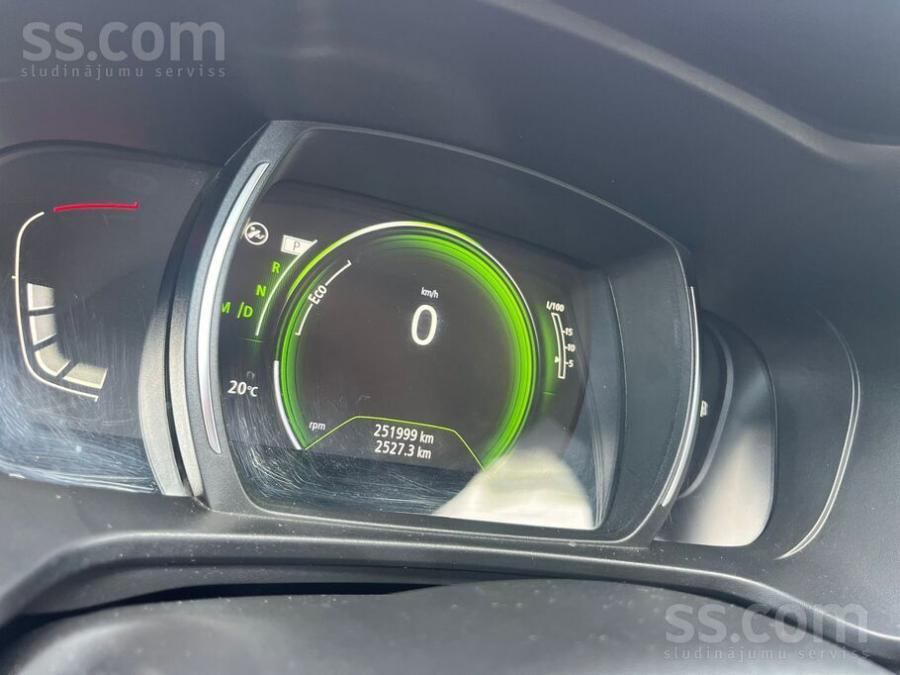 Grey Renault Kadjar 2016 in Kuldiga, with an engine capacity of 1.50 L and mileage of 252 thousand km for 7190 €, photo 20 on AUTOMOTO.COM.LV