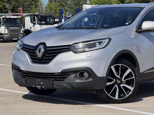 Grey Renault Kadjar 2016 in Taurage, with an engine capacity of 1.46 L and mileage of 294 thousand km for 7700 €, photo 2 on AUTOMOTO.COM.LV