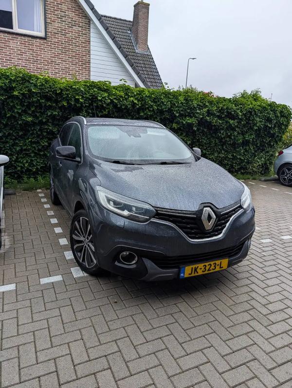 Pelēks Renault Kadjar 2016 Jūrmala, ar dzinēja tilpumu 1.50 L un nobraukumu 245 tūkst. km par 9950 €, foto 1 vietnē AUTOMOTO.COM.LV