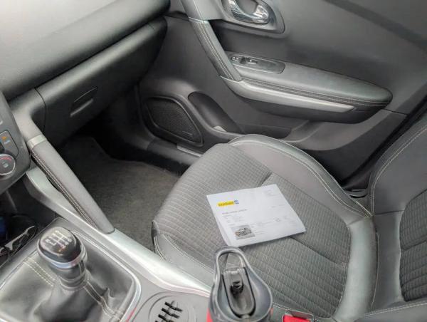 Pelēks Renault Kadjar 2016 Jūrmala, ar dzinēja tilpumu 1.50 L un nobraukumu 245 tūkst. km par 9950 €, foto 6 vietnē AUTOMOTO.COM.LV