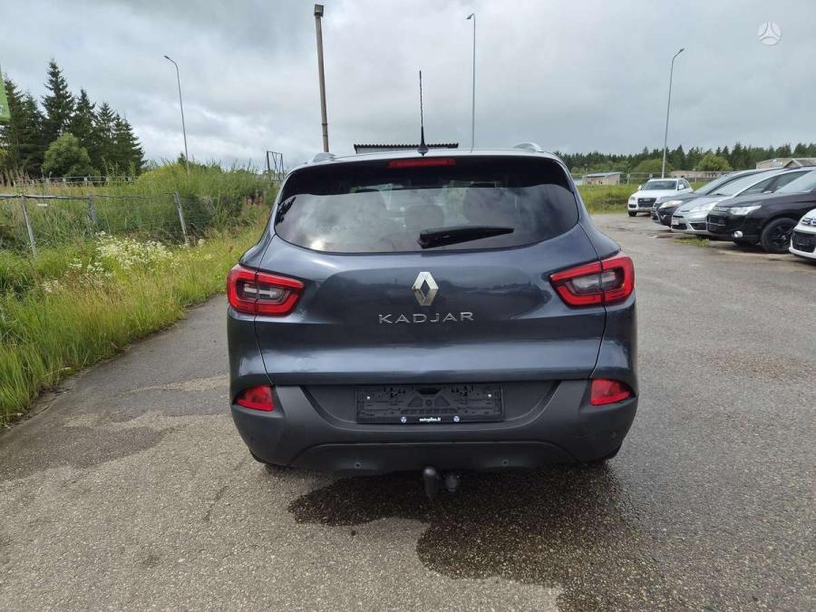 Grey Renault Kadjar 2016 in Utena, with an engine capacity of 1.20 L and mileage of 221 thousand km for 6150 €, photo 6 on AUTOMOTO.COM.LV
