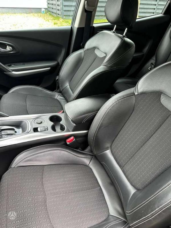 Pelēks Renault Kadjar 2016 Viļņa, ar dzinēja tilpumu 1.46 L un nobraukumu 170 tūkst. km par 8490 €, foto 6 vietnē AUTOMOTO.COM.LV